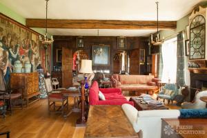 Stroud Manor | Fresh Locations